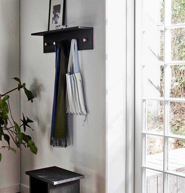 DOT knagerække i egetræ fra MOUD Home | Kan fås i 4 varianter – Wood To You